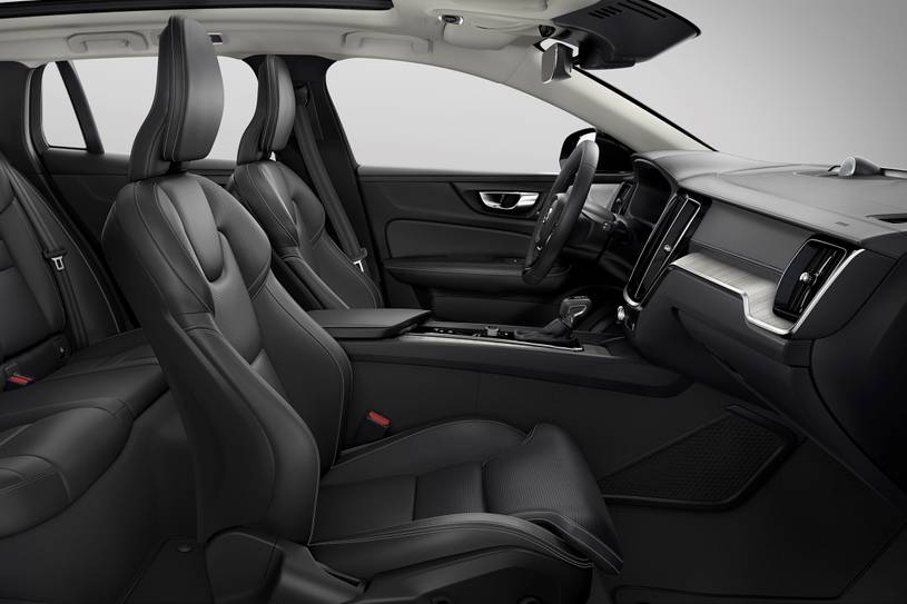 2020 Volvo V60 Cross Country Pictures - 52 Photos | Edmunds