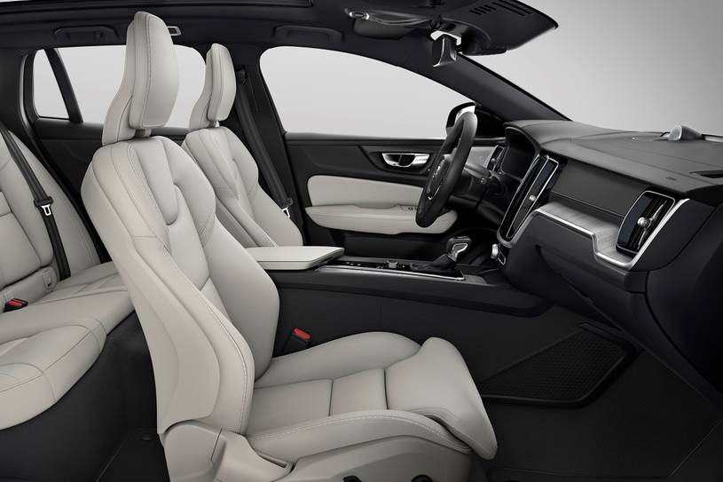 2020 Volvo V60 Cross Country Pictures - 52 Photos | Edmunds