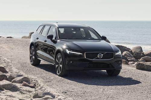 2025 Volvo V60 Cross Country Color Options