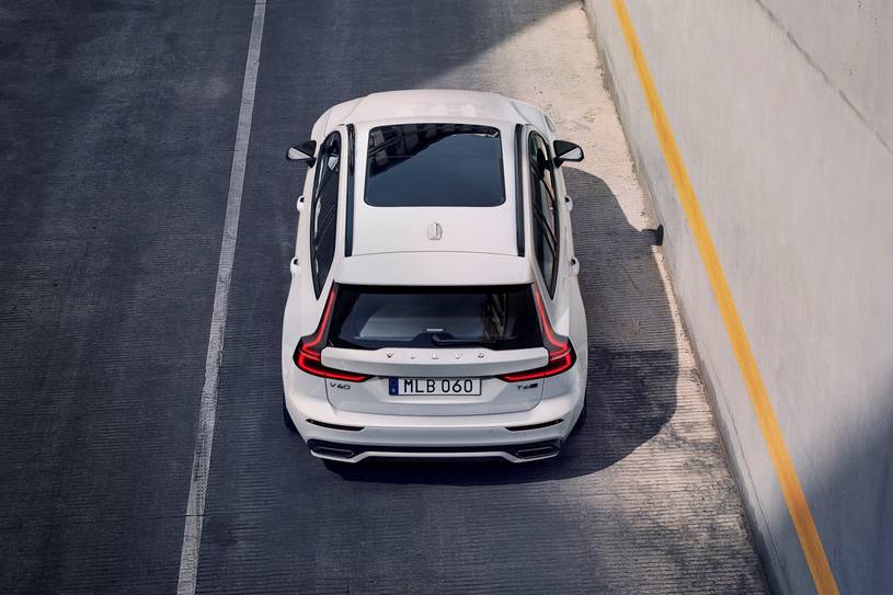 2020 Volvo V60 Pictures - 178 Photos | Edmunds